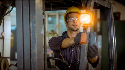 Top Safety Devices for Your Forklift - TrainMOR
